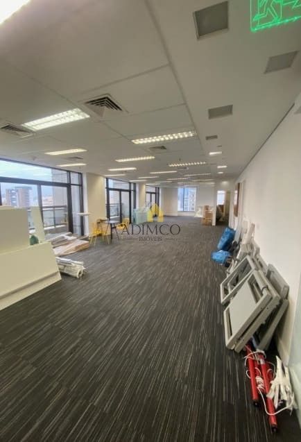 ALUGA-SE SALA COMERCIAL EM MOEMA – ZONA SUL – Adimco Imóveis